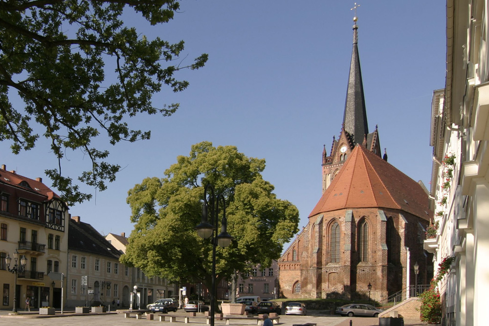Stadtkirche St. Nikolai - Taufstein, Gotik und der sagenhafte Caspar ...